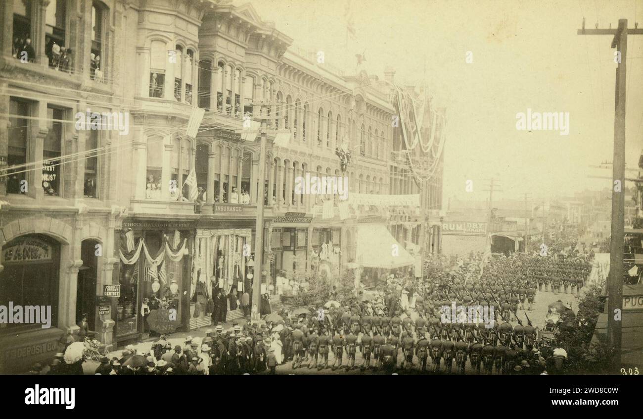 4th of July parade along 1st Ave looking north from Cherry St, Seattle ...