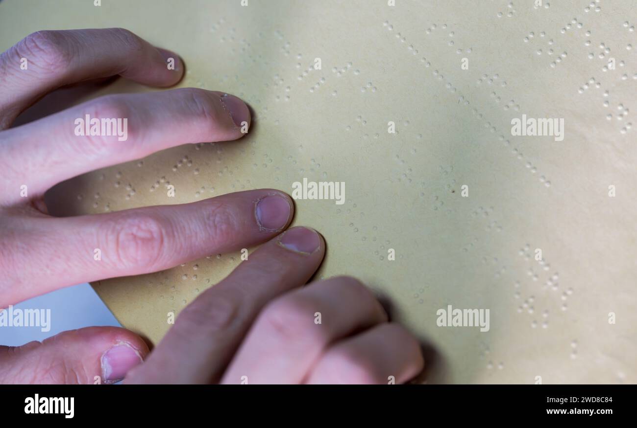 (240119) -- BEIJING, Jan. 19, 2024 (Xinhua) -- Visually impaired Zhou ...