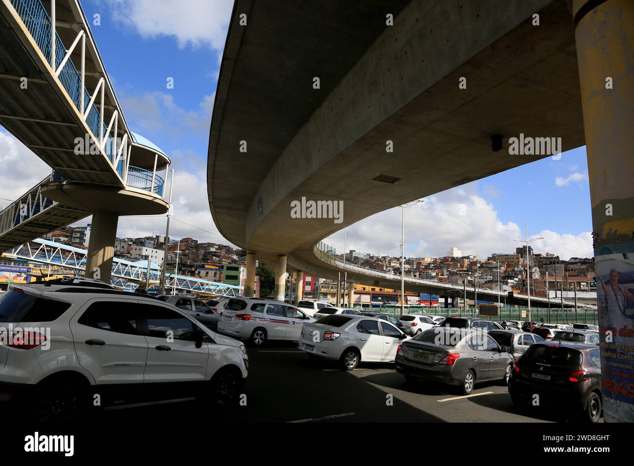 salvador, bahia, brazil - november 11, 2023: vehicle movement in ...
