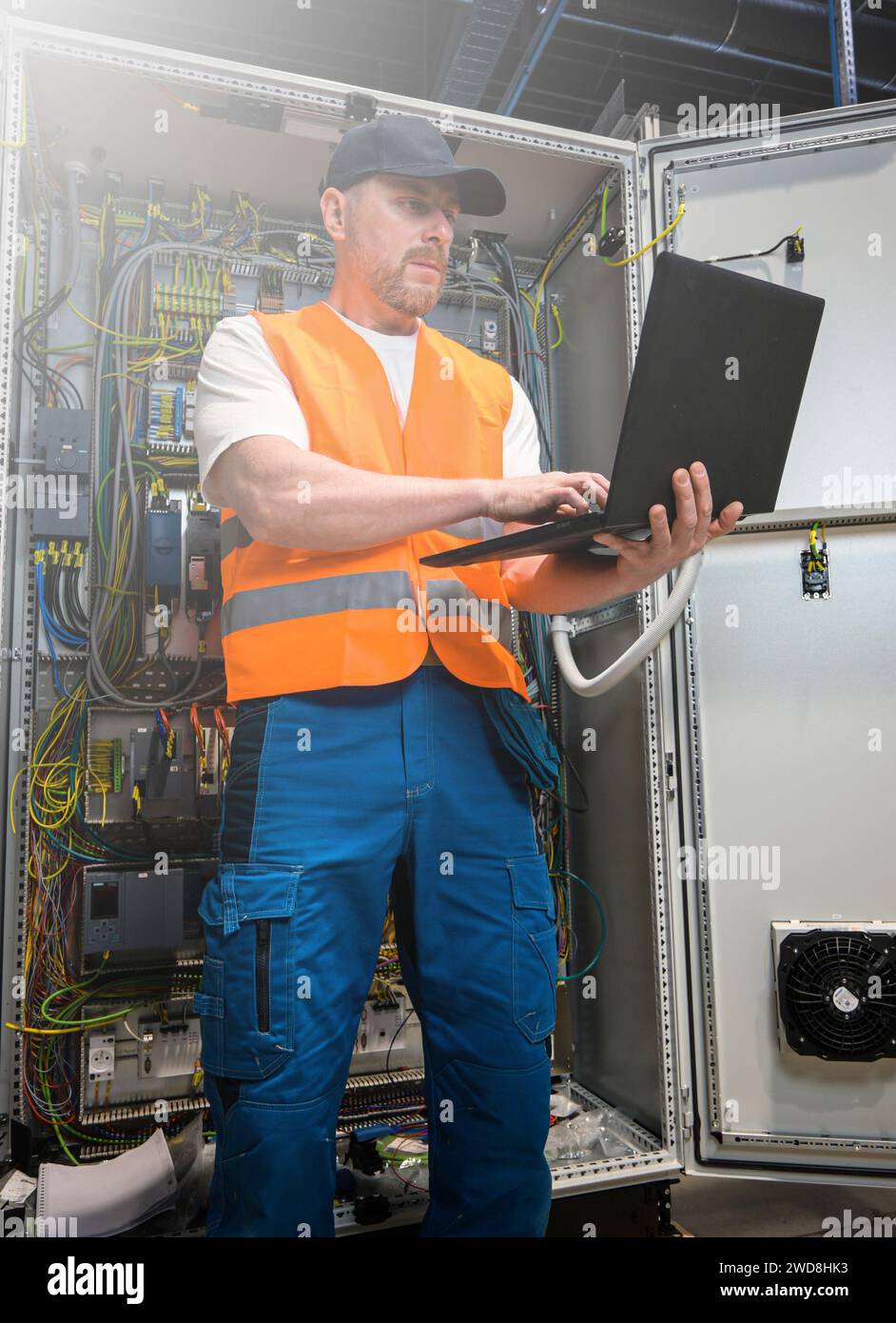 Cable inspection hi-res stock photography and images - Alamy