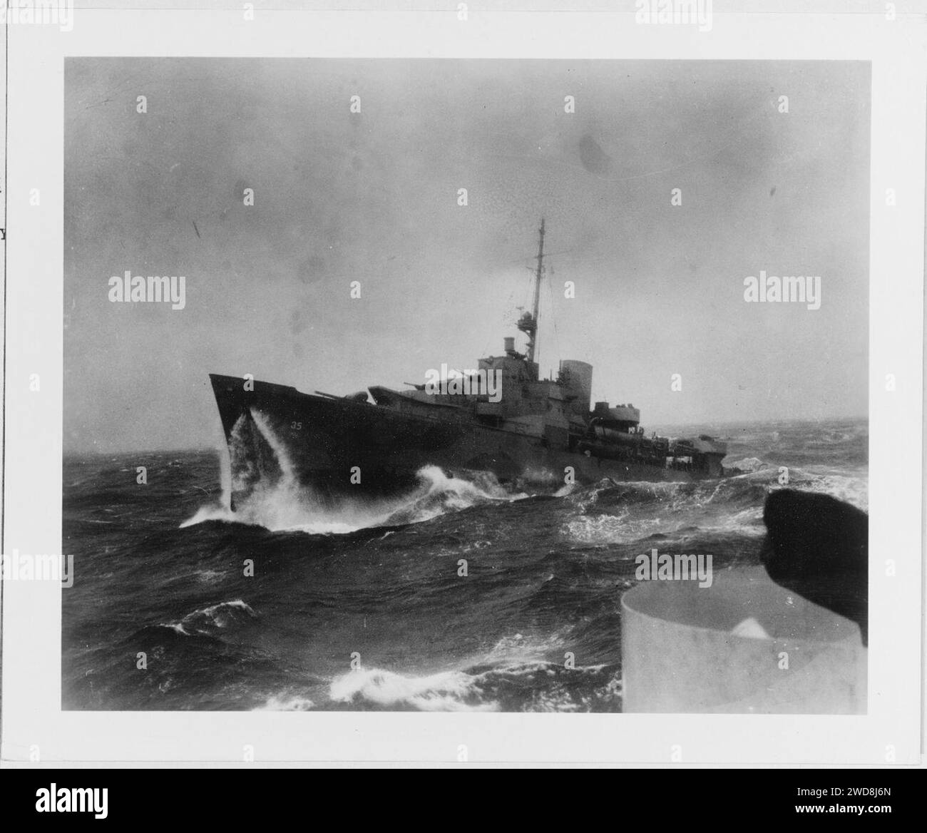 2604-02-43(9) US Coast Guard Cutter Ingham (WPG-35 Stock Photo - Alamy