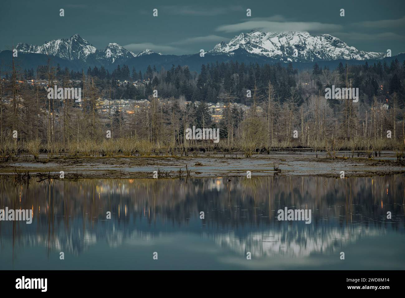 Cascade mountain range hi-res stock photography and images - Alamy