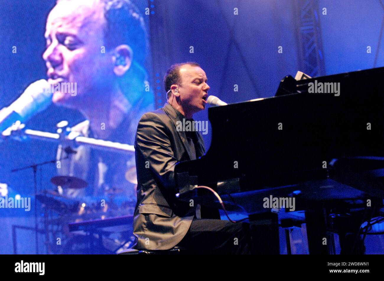 Milan Italy 2007-02-27: Gigi D’Alessio,Italian singer, live concert at ...