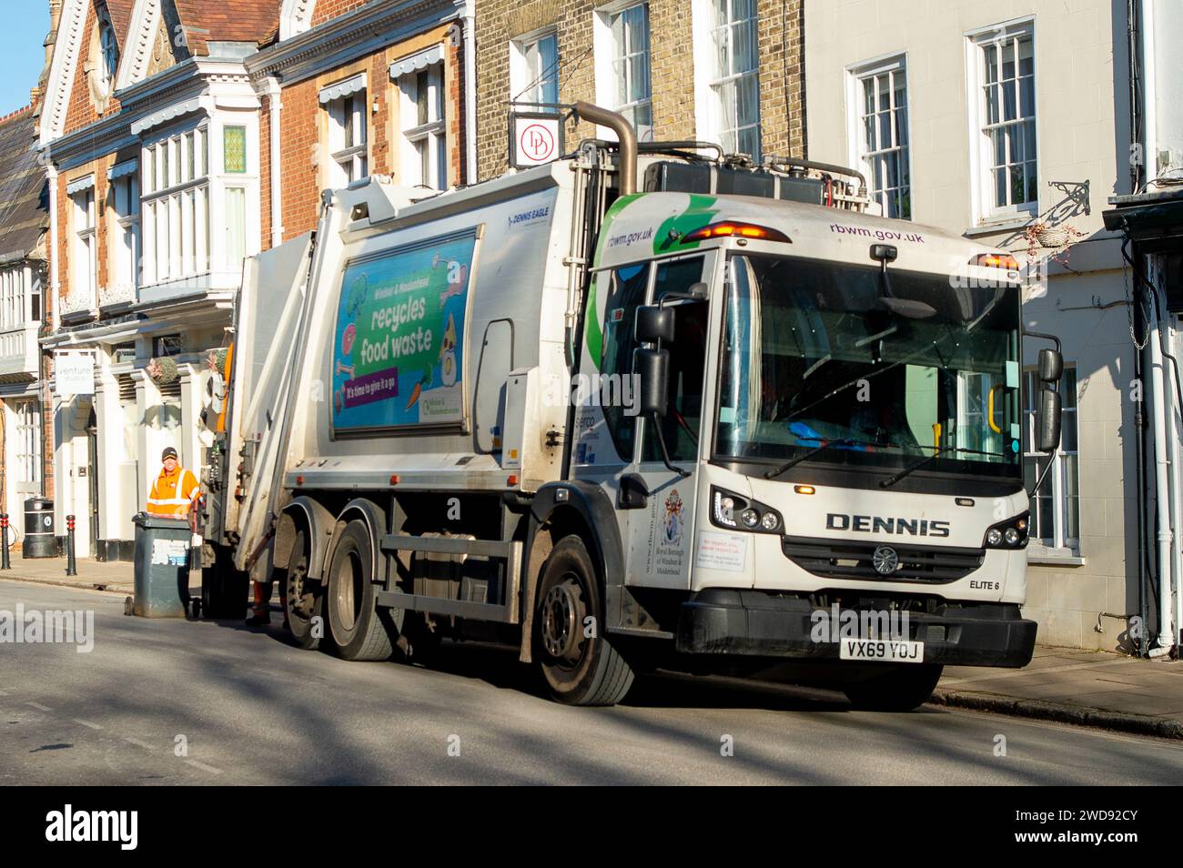 Eton, Windsor, UK. 18th January, 2024. Dustmen emptying dustbins in ...