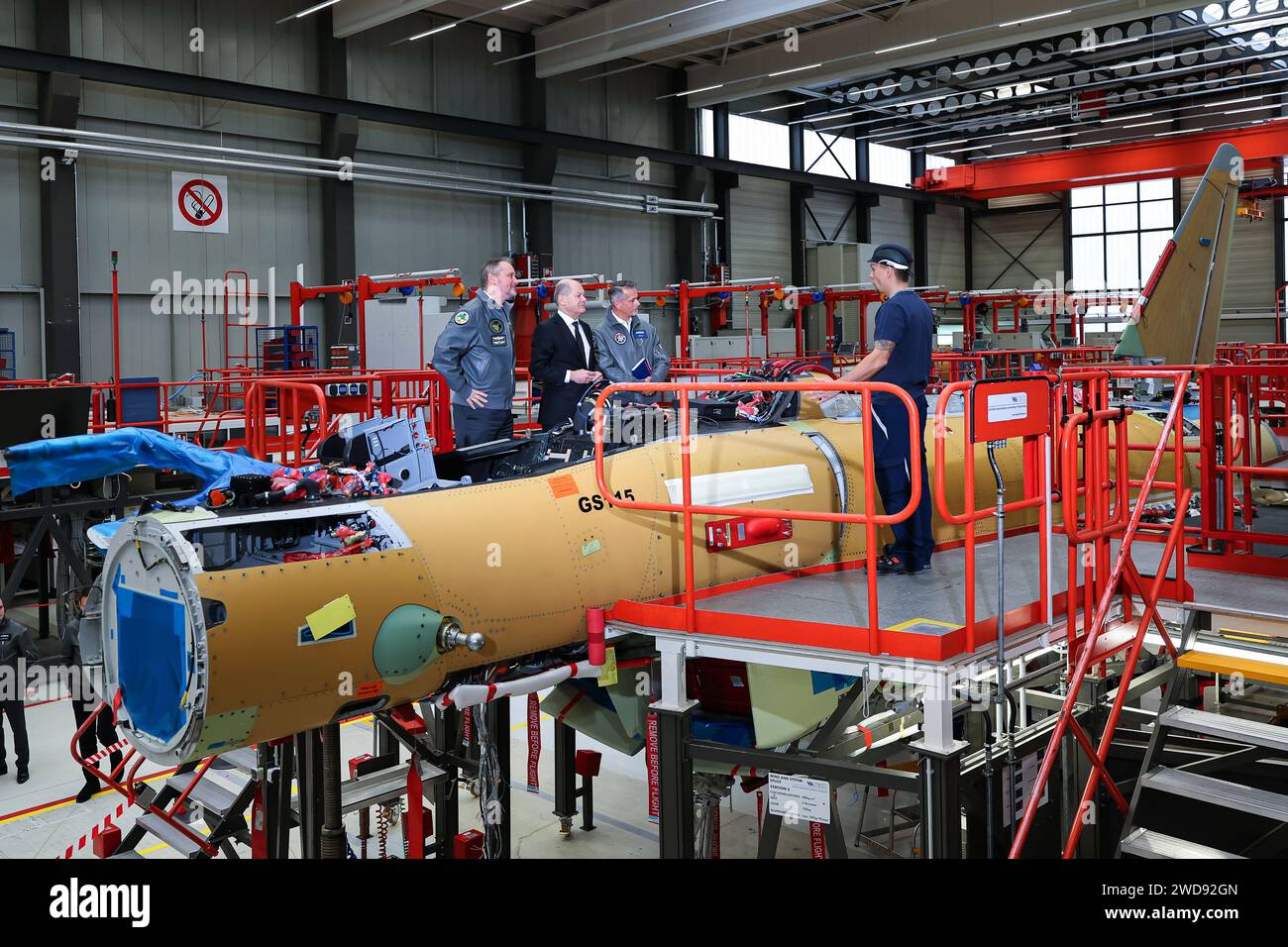 Manching, Germany. 19th Jan, 2024. Chancellor Olaf Scholz (SPD, 2nd ...