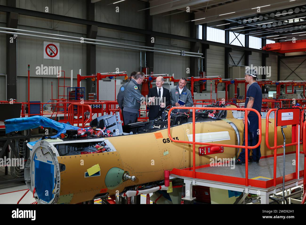 Manching, Germany. 19th Jan, 2024. Chancellor Olaf Scholz (SPD, 2nd ...