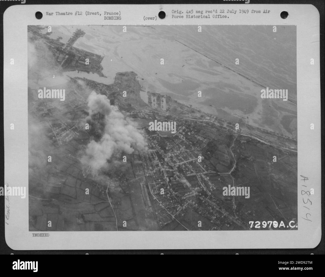 Bombs dropped hi-res stock photography and images - Alamy