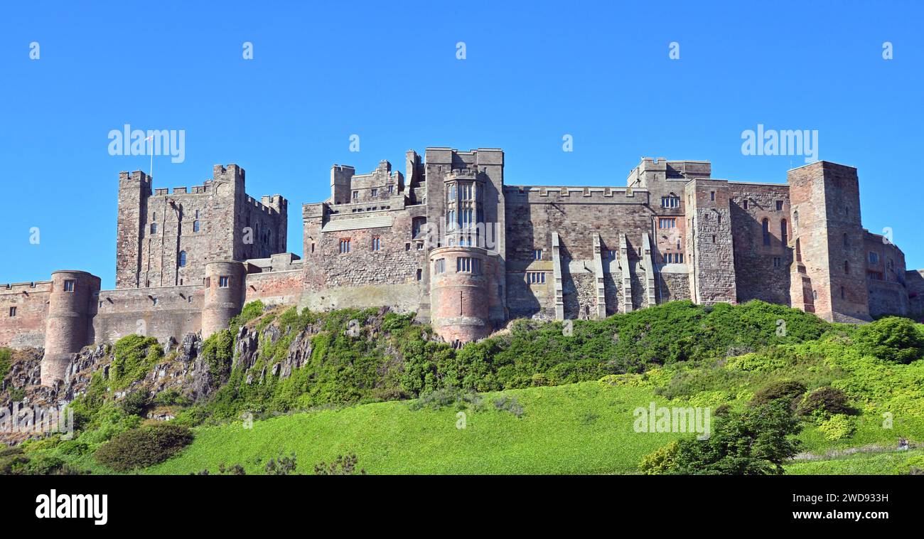Siege of bamburgh hi-res stock photography and images - Alamy