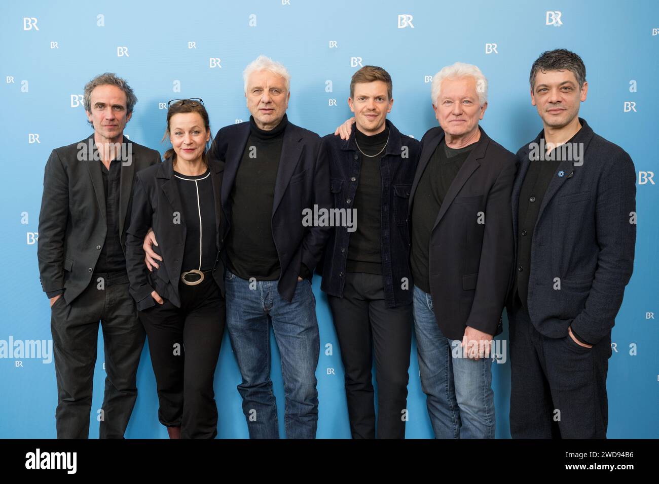 Munich, Germany. 19th Jan, 2024. Actors Felix Hellmann (l-r), Jule ...
