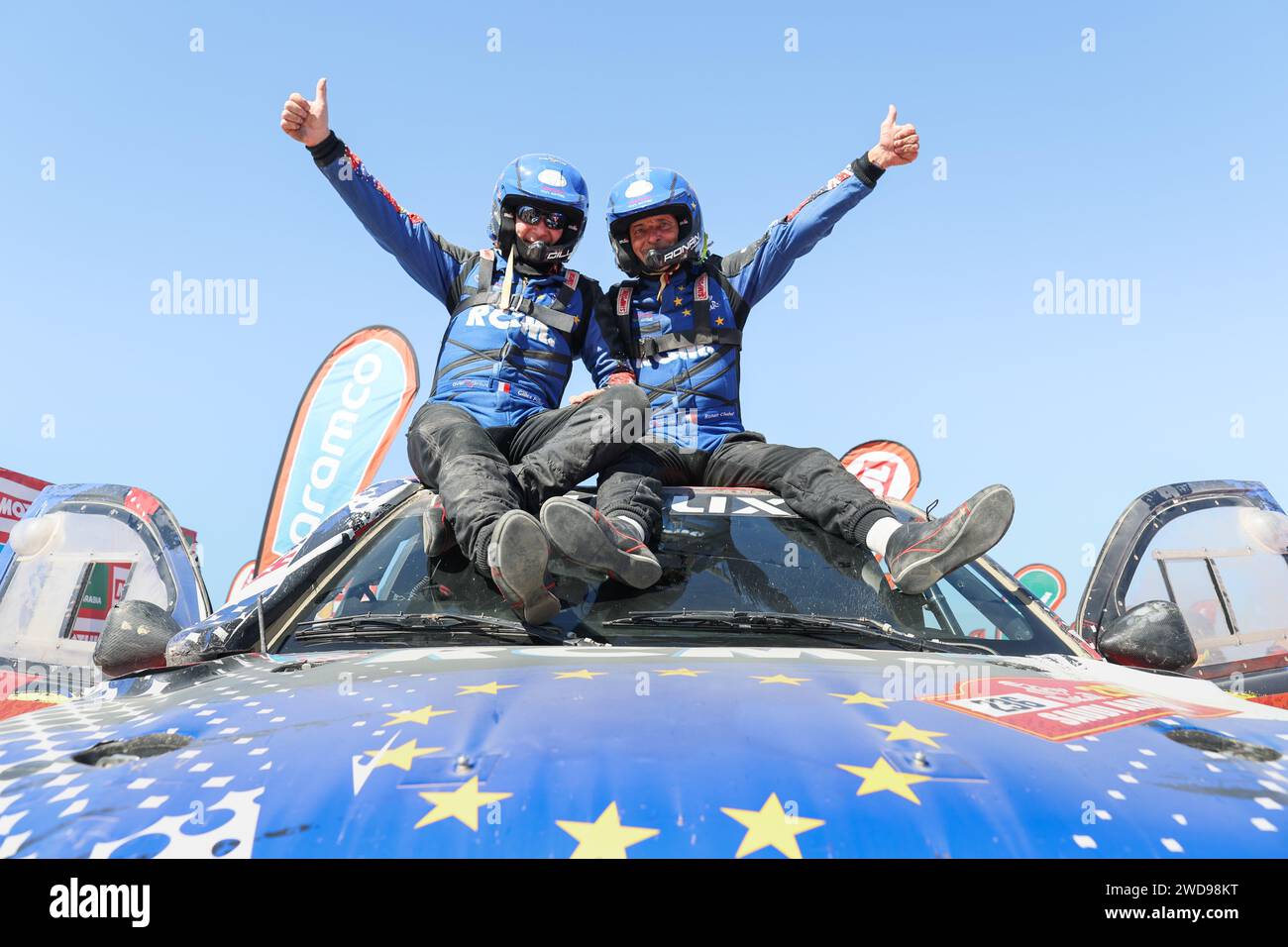 236 CHABOT Ronan (fra), PILLOT Gilles (fra), Overdrive Racing, Toyota Hilux, FIA Ultimate ...