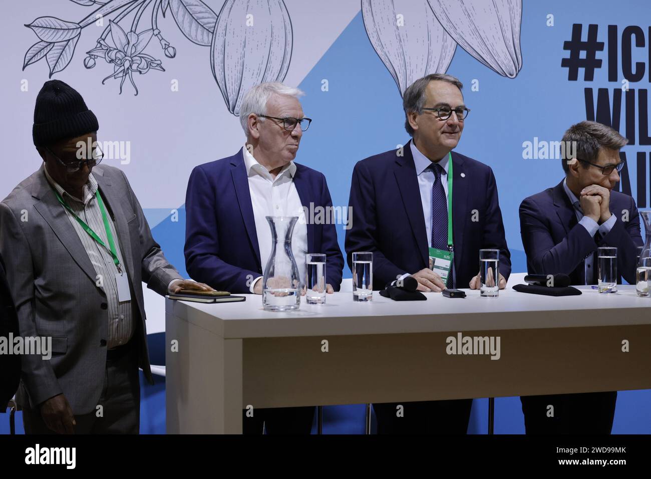 Dr. SinareYusuf , Entwicklungsstaatssekretär Jochen Flasbarth, Martin ...