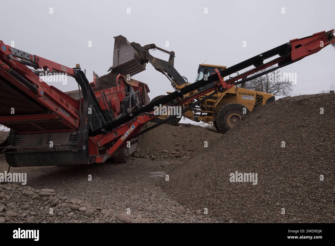 mining of sand and gravel resources for the construction industry ...