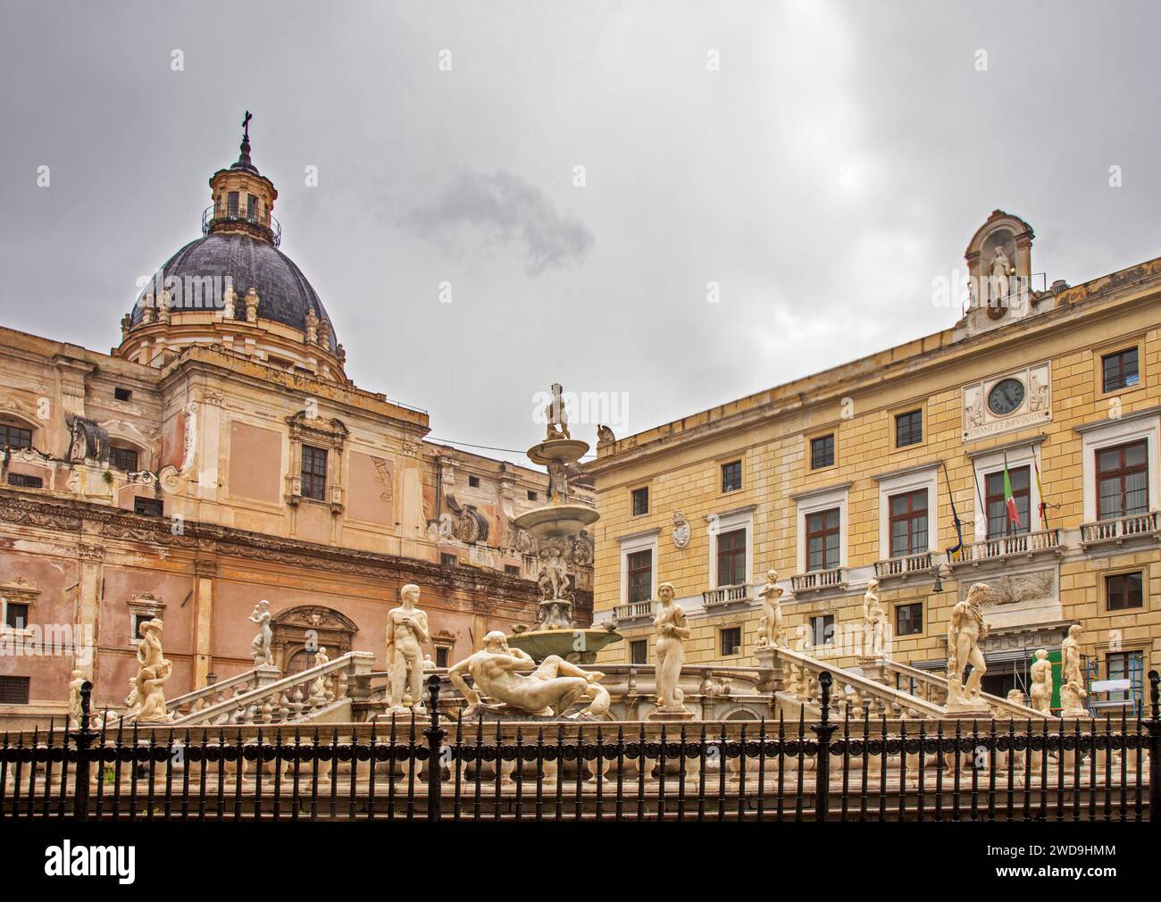 Pretoria square in Palermo. Sicily island. Italy Stock Photo - Alamy