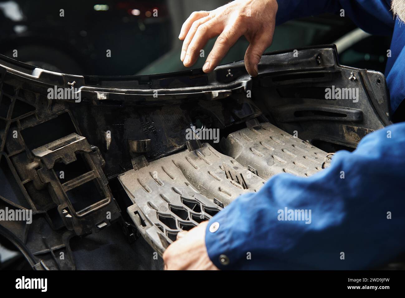 Engine repair station hi-res stock photography and images - Alamy