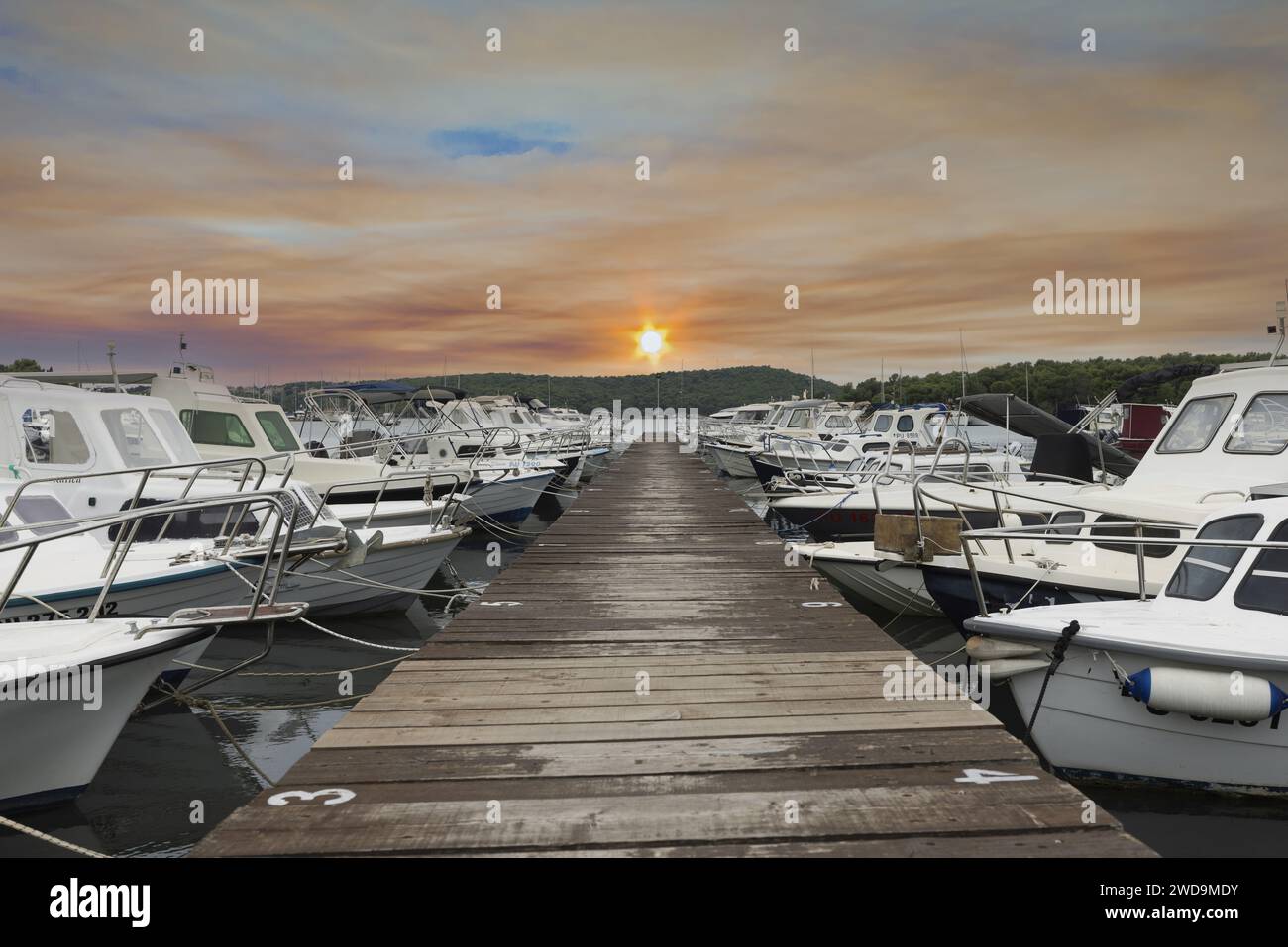 Boating ships in sunset hi-res stock photography and images - Alamy