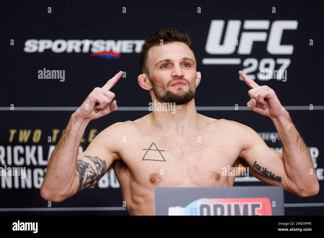 Toronto, Canada. 19th Jan, 2024. Garrett Armfield weighs in ahead of ...