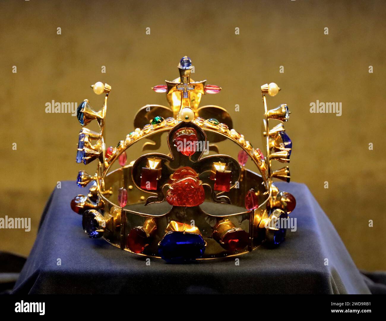 The Sovereign's Crown in the Crown Hall of Prague Castle Stock Photo ...