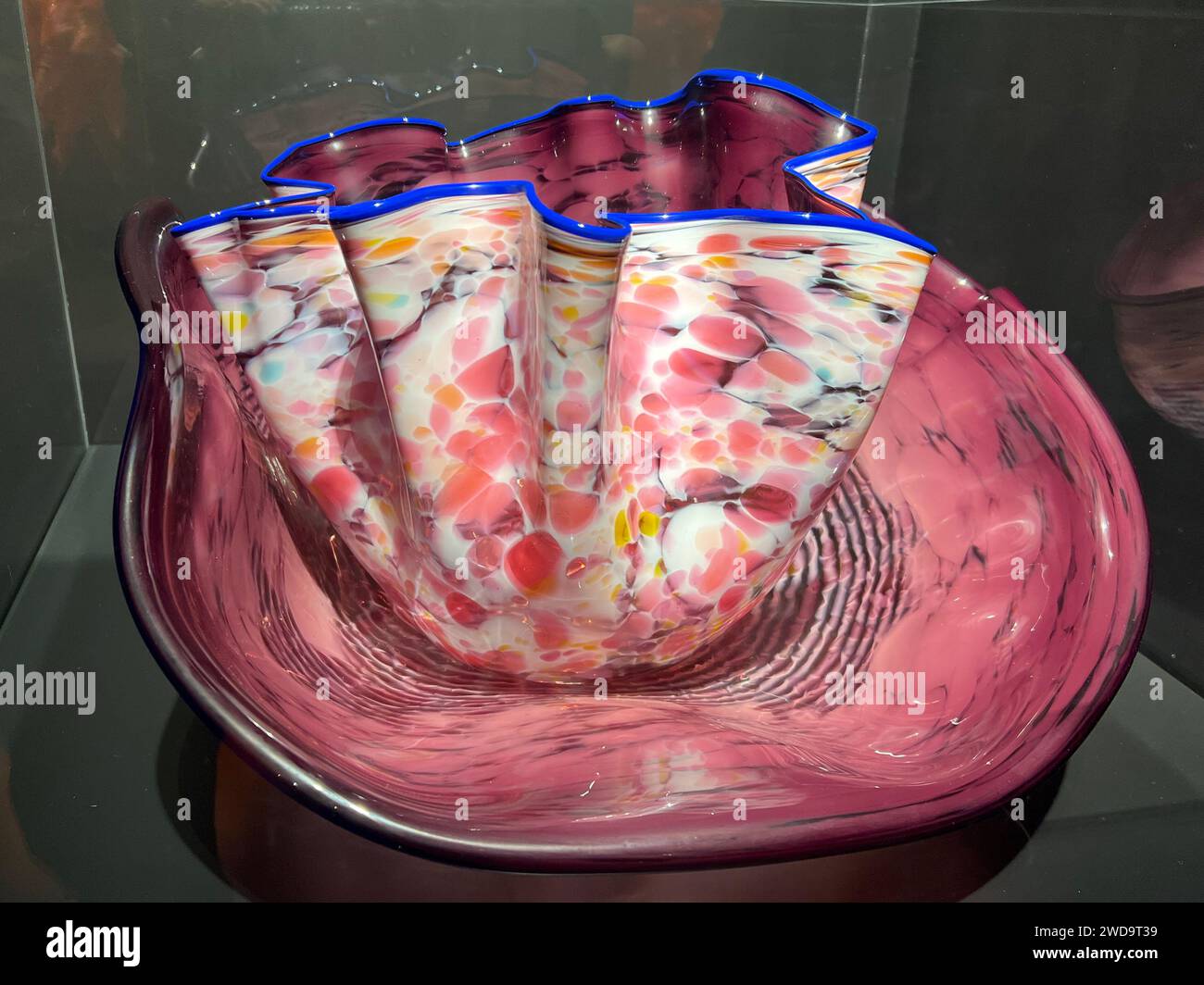 Matakana, New Zealand: Sculptureum sculpture park. A colourful and ...