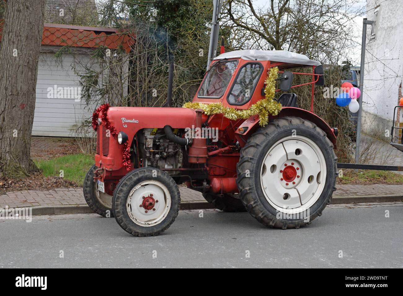 Famulus traktor hi-res stock photography and images - Alamy