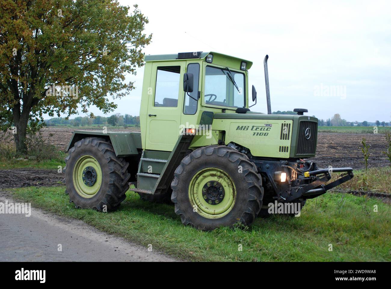 16.10.2010 Mercedes-Benz Trac 1100 Deutschland/ Niedersachsen ...