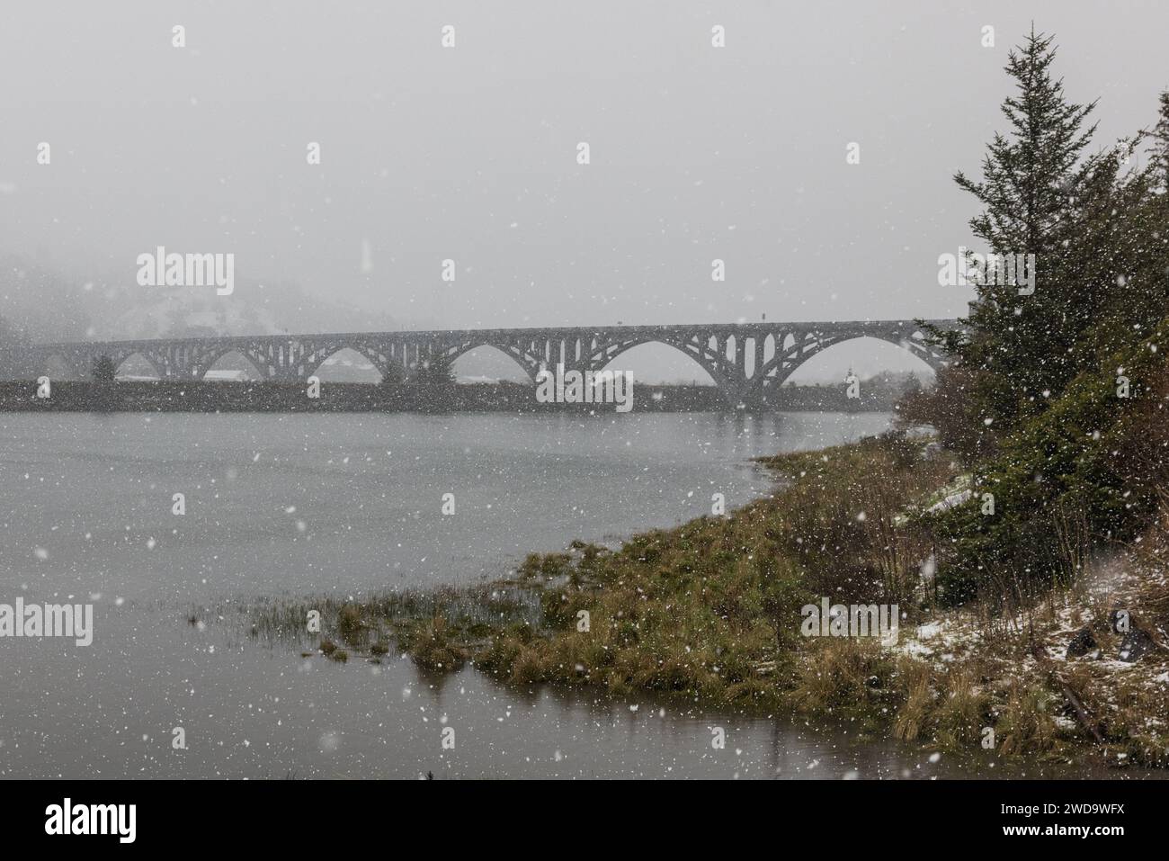 Isaac Lee Paterson bridge expanding across the Rogue river in extreme ...