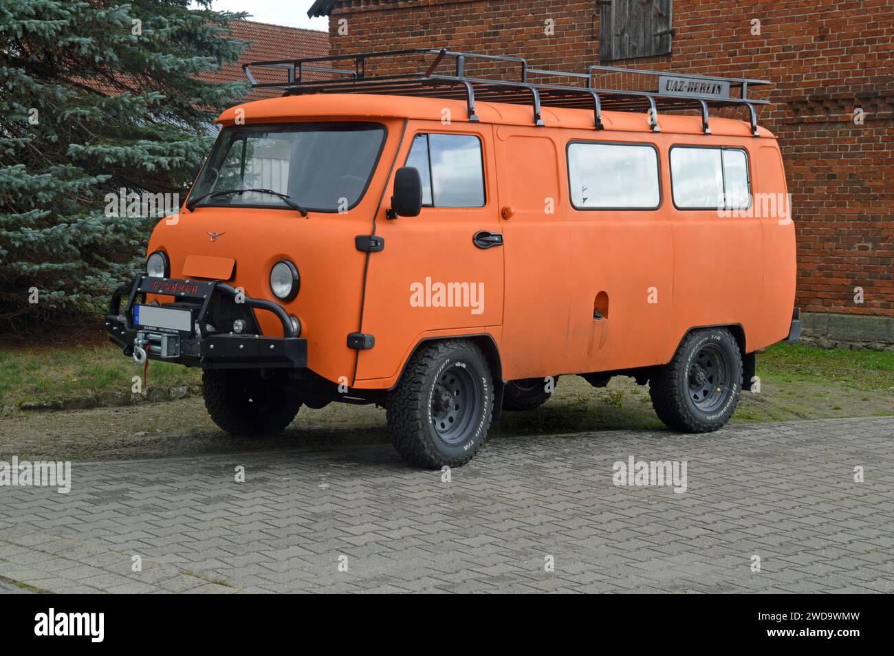 Russian uaz minibus hi-res stock photography and images - Alamy