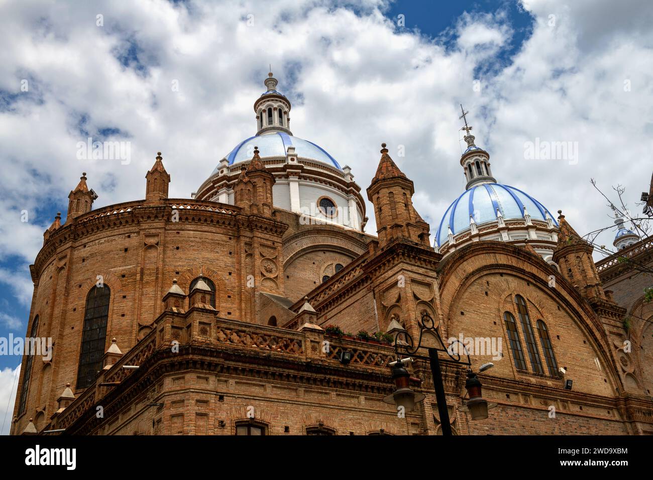 Catedral de la Inmaculada Concepción in Cuenca, Ecuador Stock Photo - Alamy