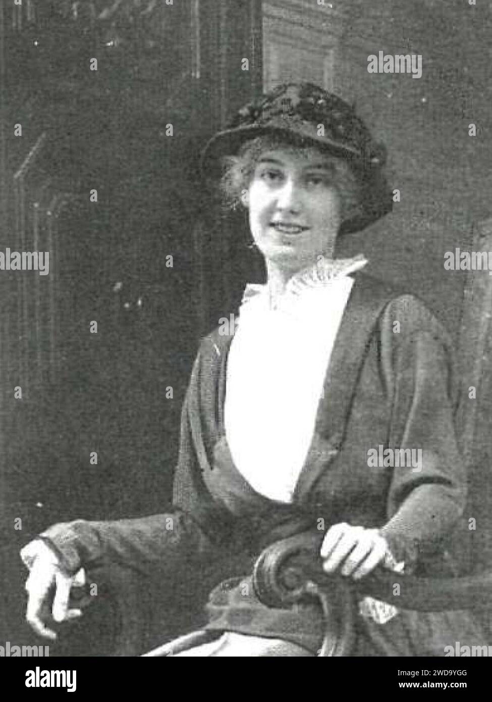 1914-06-13, La Esfera, Boda aristocrática, Campúa (cropped) Belle Wyatt ...