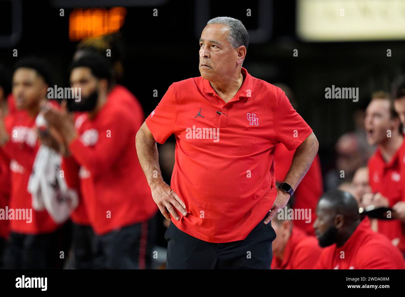Houston head coach Kelvin Sampson watches from the bench during the ...