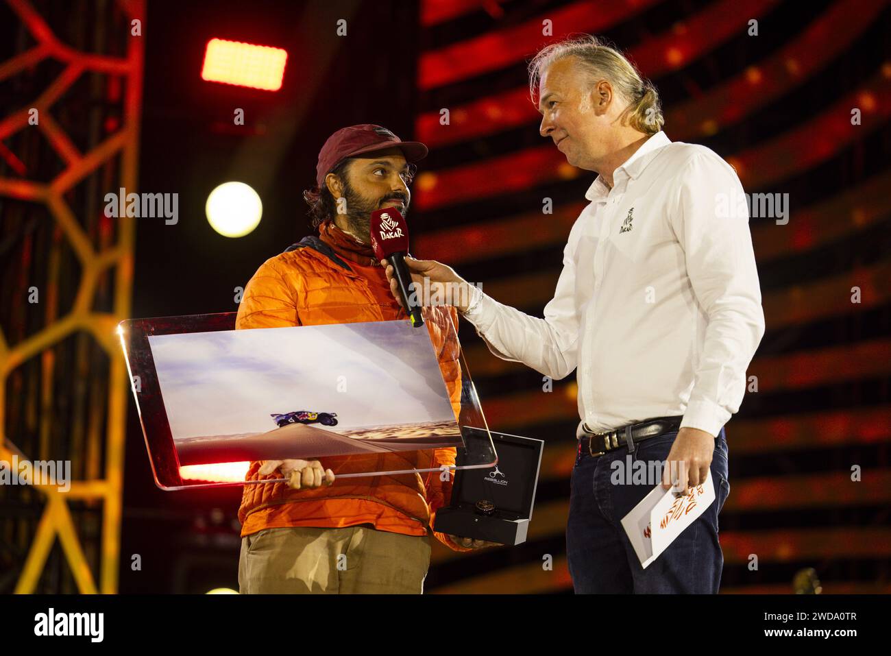 Victor Eleuterio, Fotop Photographer, receiving the Emilie Poucan award ...
