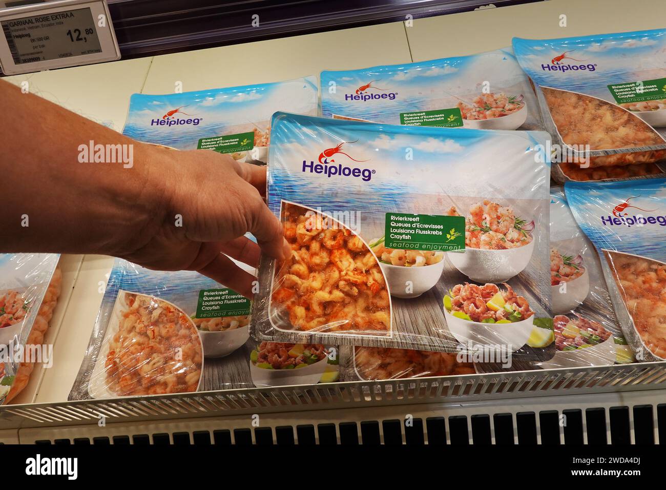 Packaged Crayfish in a grocery Stock Photo - Alamy