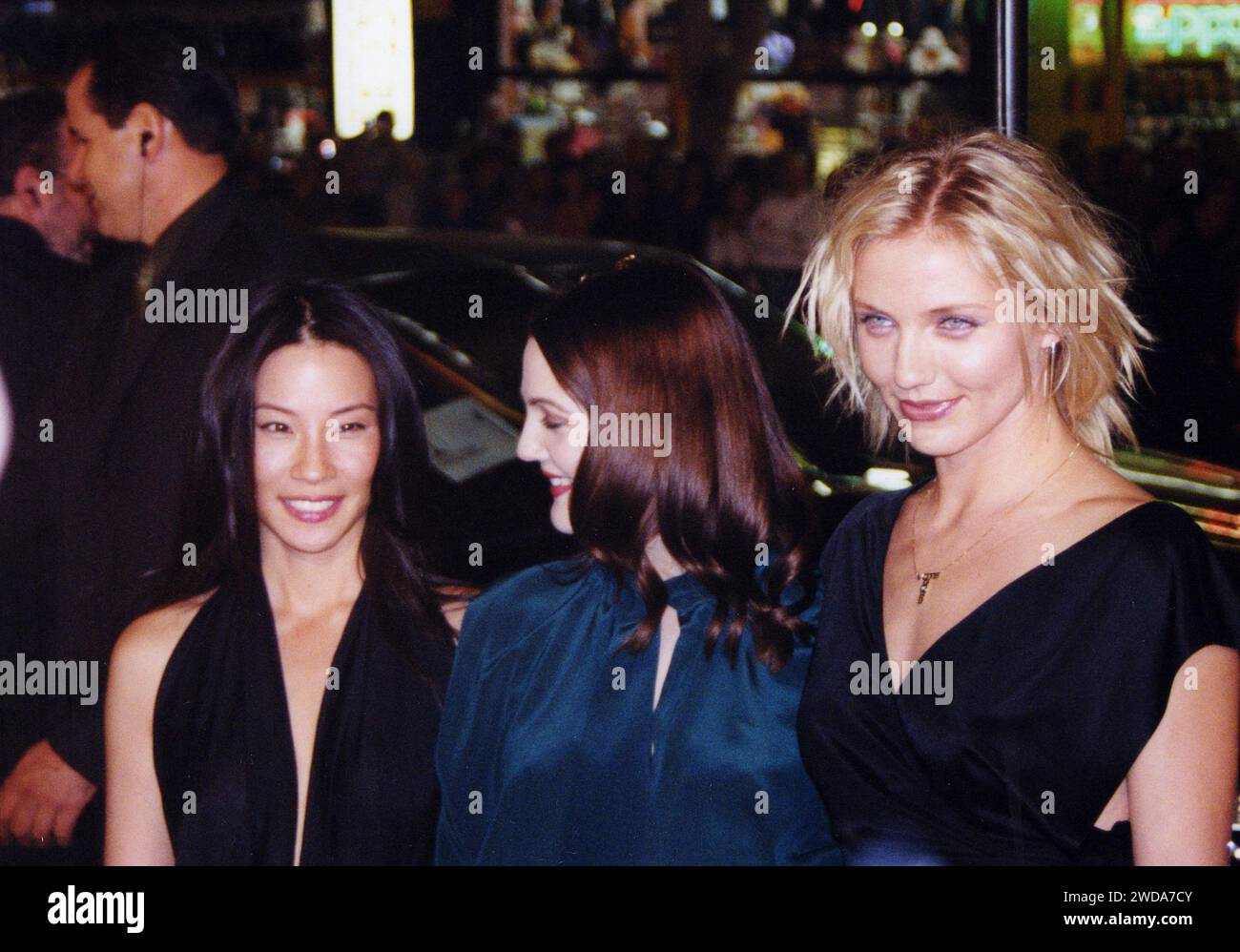 Lucy Liu, Drew Barrymore, Cameron Diaz, Red Carpet Retro - Charlies Angels Premiere 10-22-2000 ...