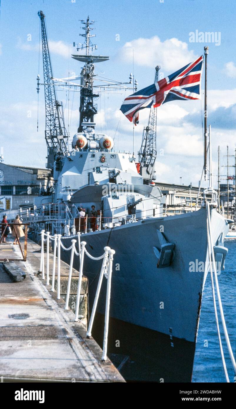 D73 HMS Cavalier world war 2 British Royal Navy C-class destroyer ...