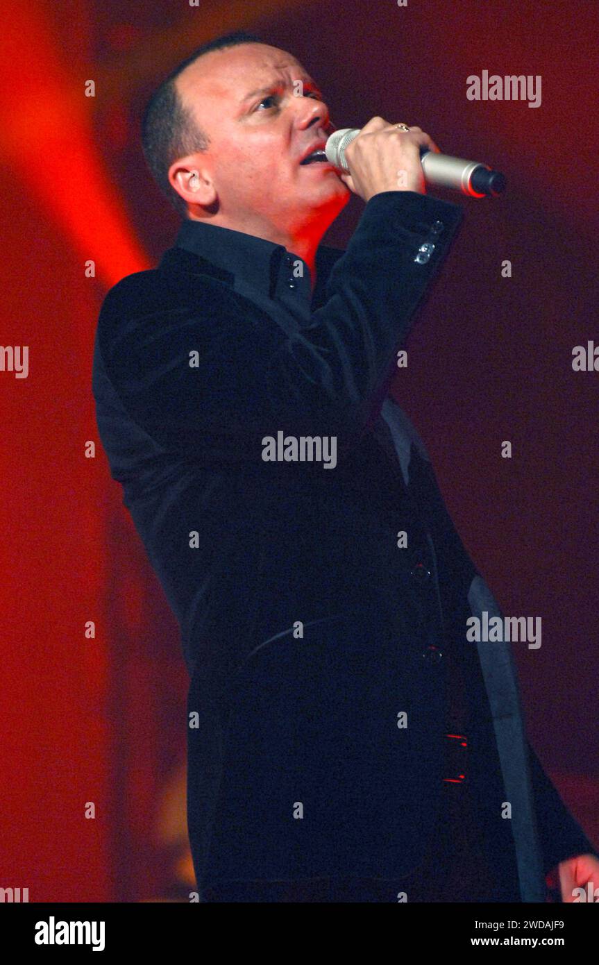 Gigi dalessio produttore discografico hi-res stock photography and ...