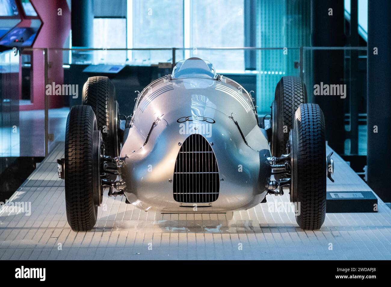 Ein Auto-Union-Rennwagen wird im Motormuseum ausgestellt. Riga Lettland ...