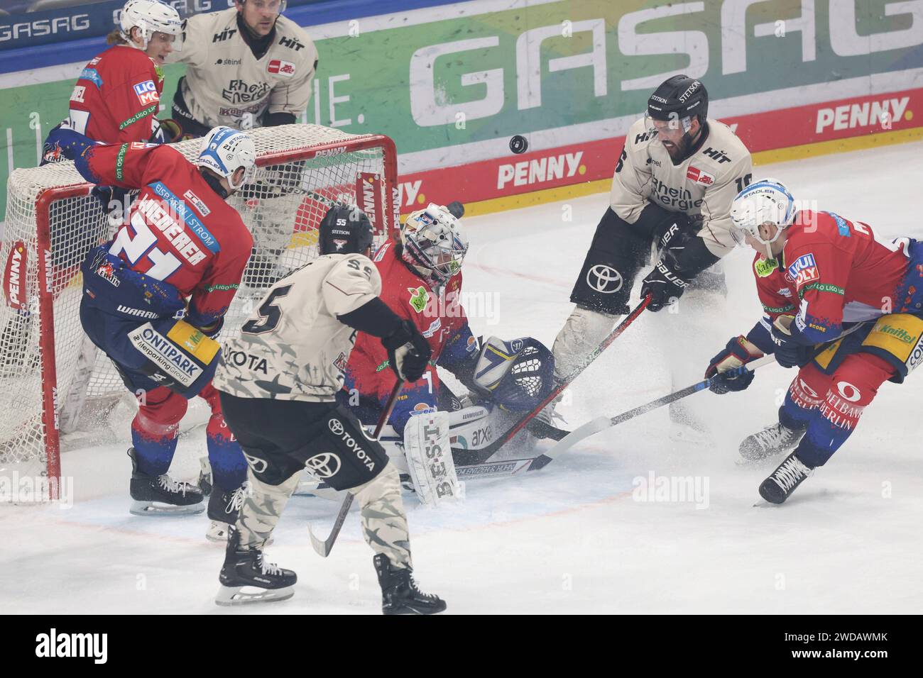 Robin van calster hi-res stock photography and images - Alamy