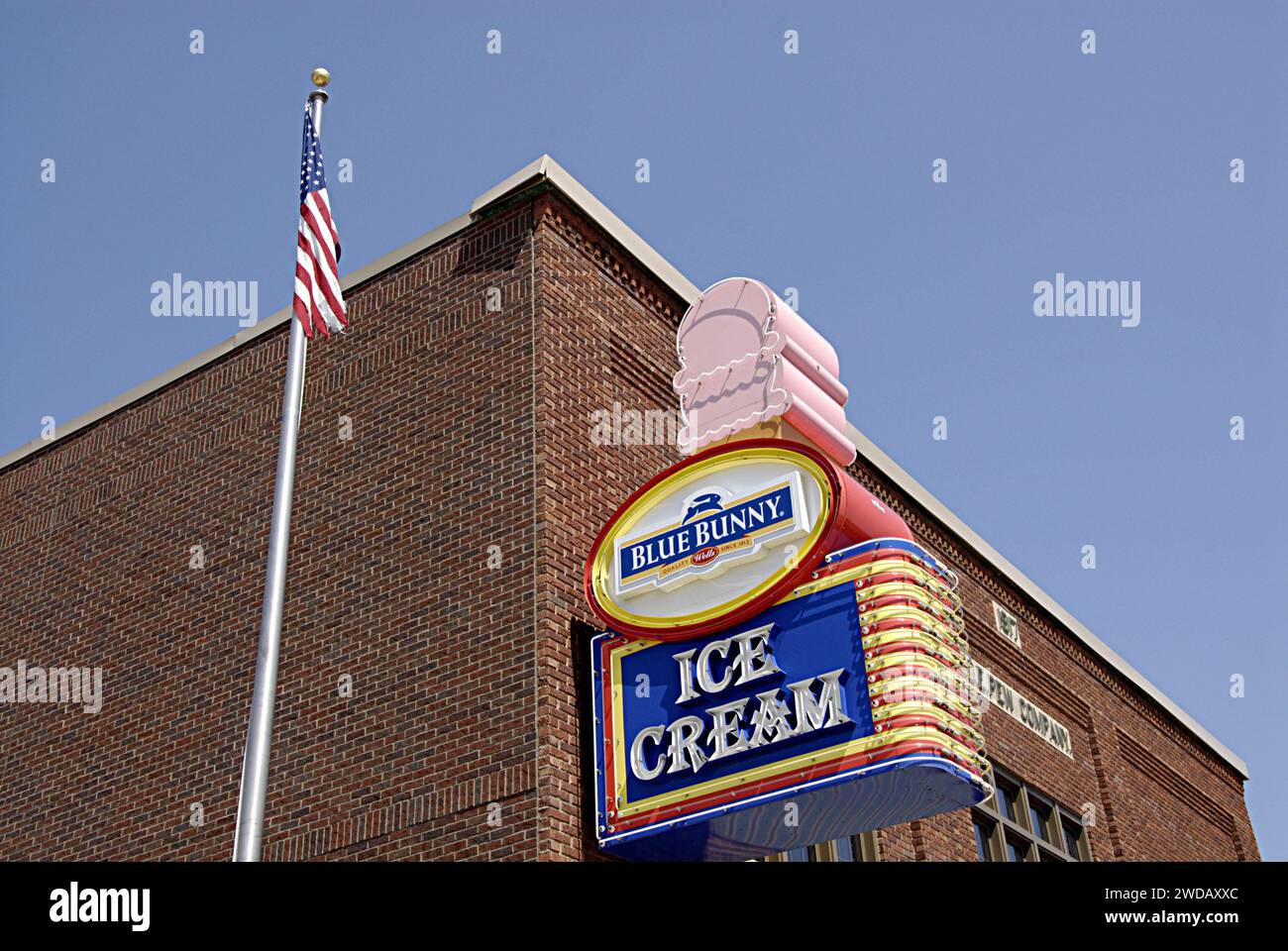 LE MARS/IOWA /USA- Photo feature five days in the life of le mars ruler ...