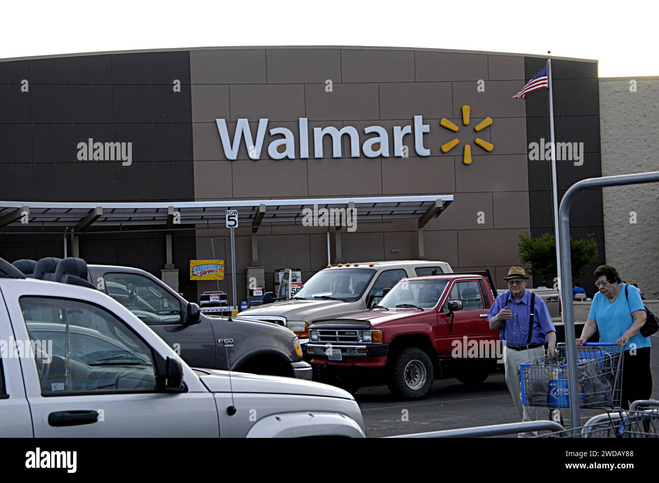 CLARKSTON / WASHINGTON STATE/USA- Senior consumers coming from walmart ...