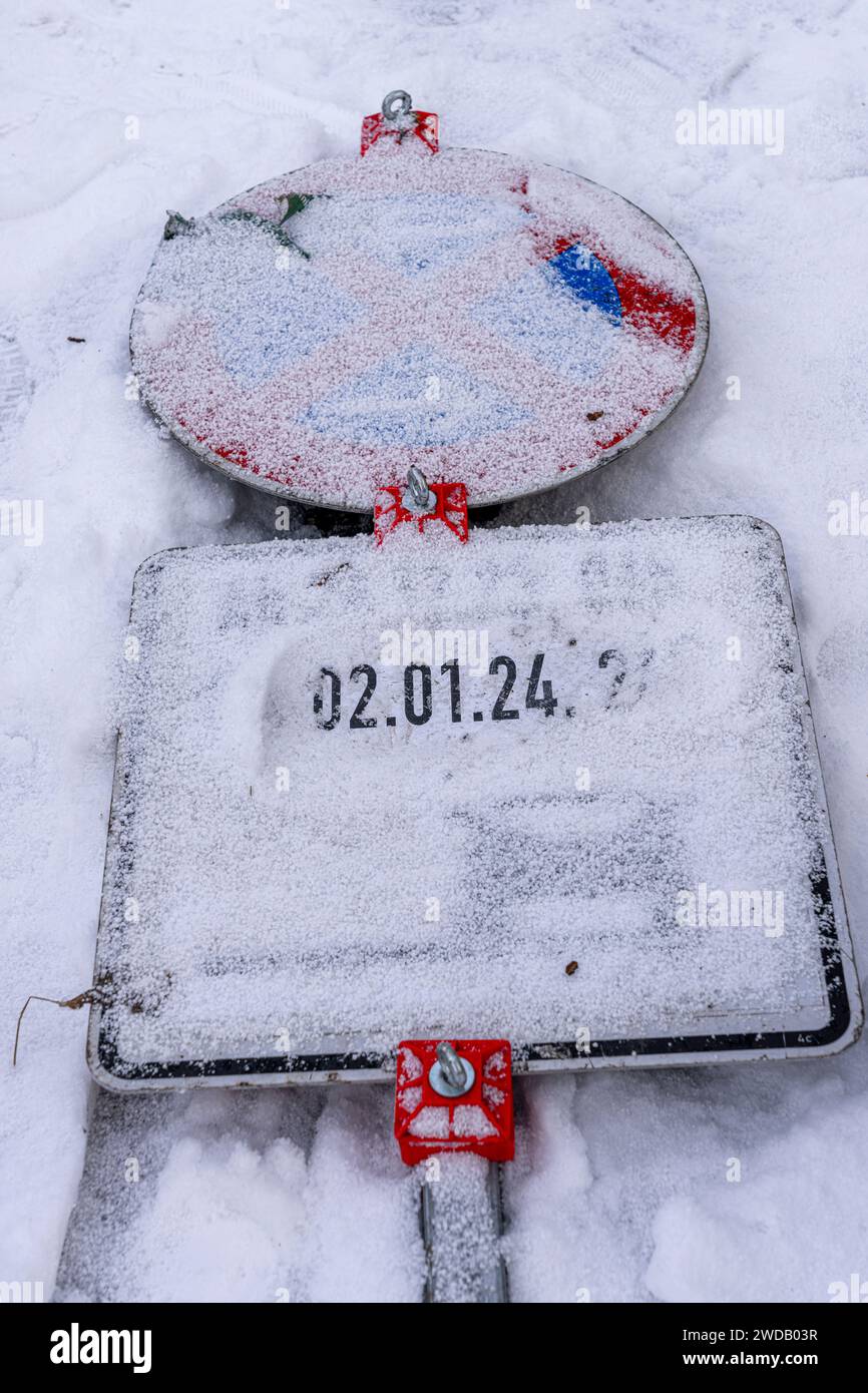 Road Sign In The Snow, Berlin, Germany Stock Photo - Alamy