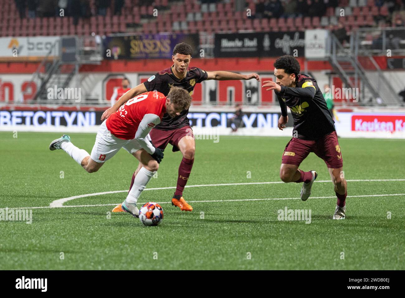 Maastricht, Nederland. 19th Jan, 2024. MAASTRICHT, football, 19-1-2024 ...