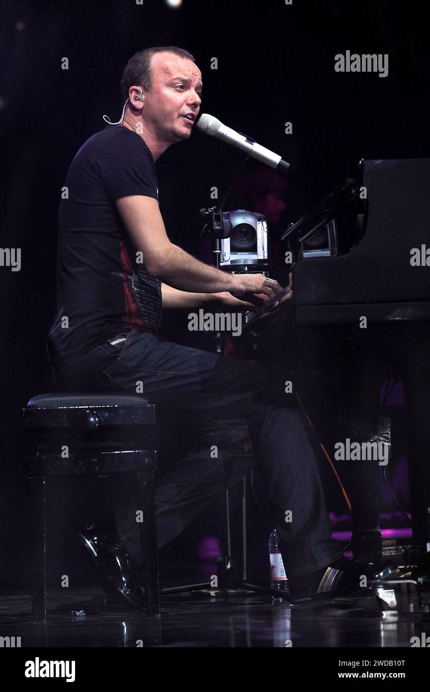 Milan Italy 2009-11-23: Gigi D’Alessio,Italian singer, live concert at ...