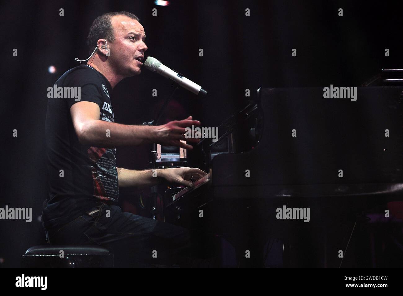 Milan Italy 2009-11-23: Gigi D’Alessio,Italian singer, live concert at ...