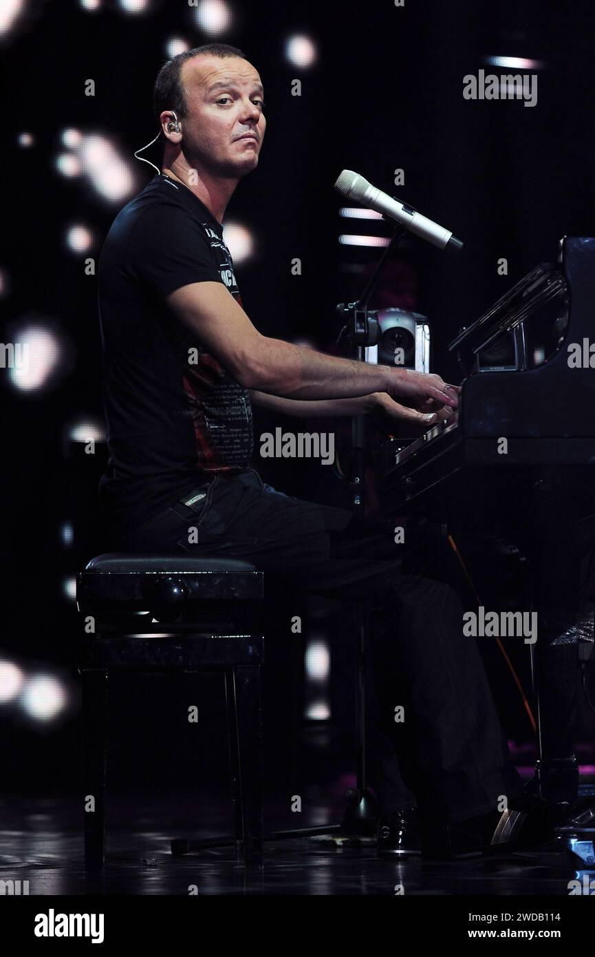 Milan Italy 2009-11-23: Gigi D’Alessio,Italian singer, live concert at ...