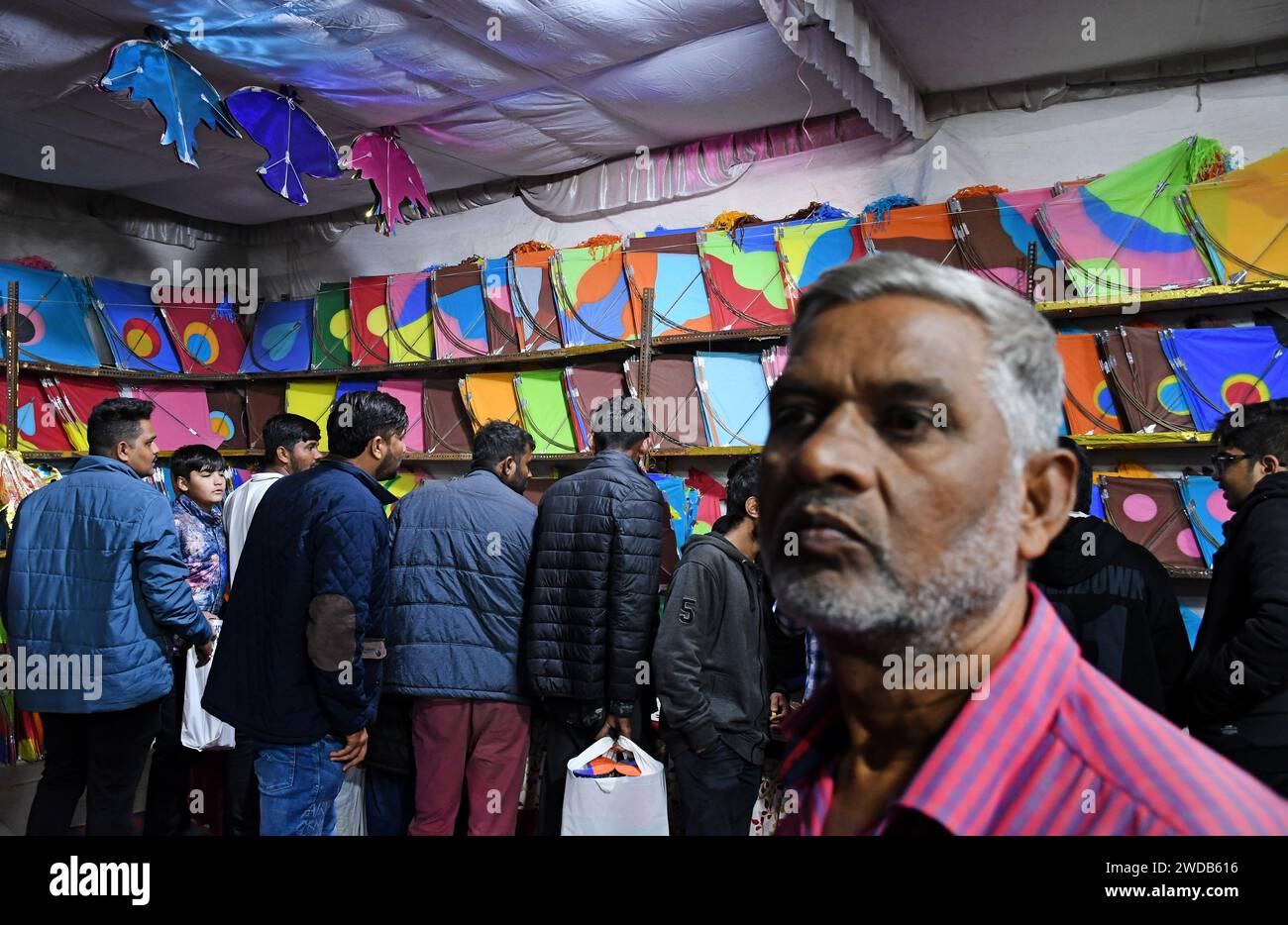 Sky dance of kite hi-res stock photography and images - Alamy