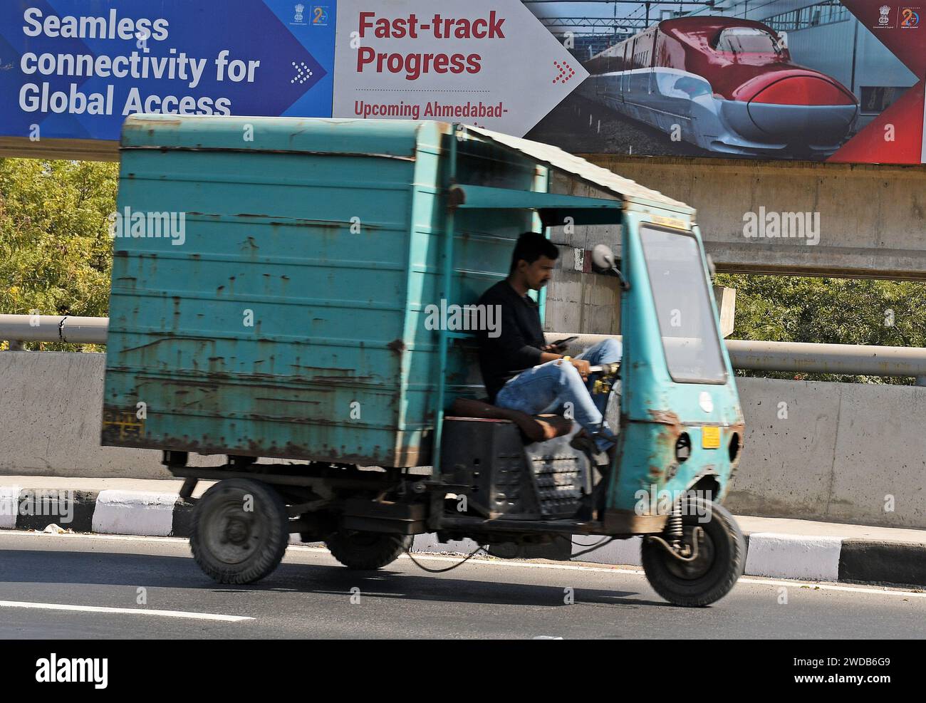 Three wheeler tempo hi-res stock photography and images - Alamy