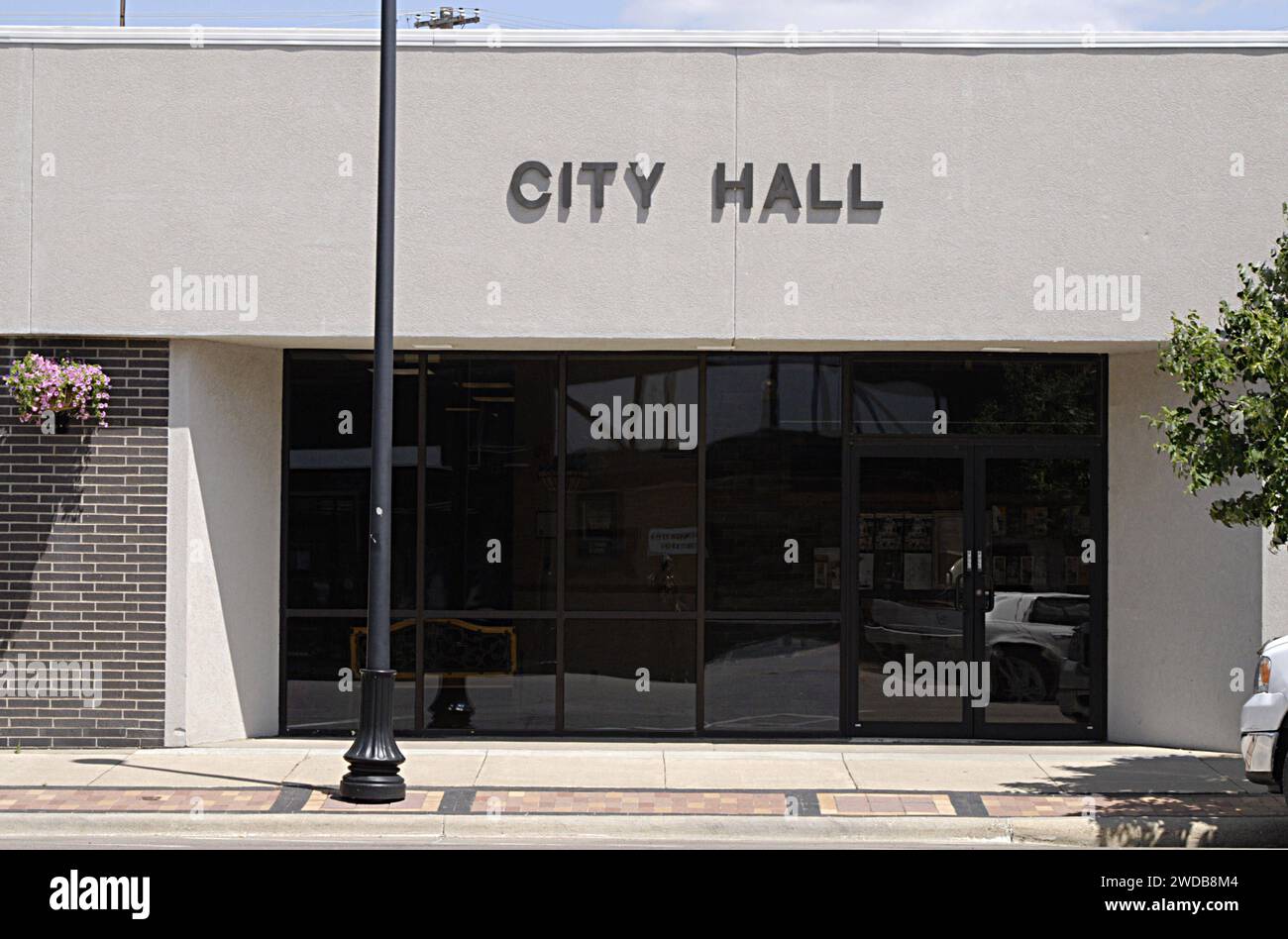 LE MARS/IOWA /USA- Photo feature five days in the life of le mars ruler ...