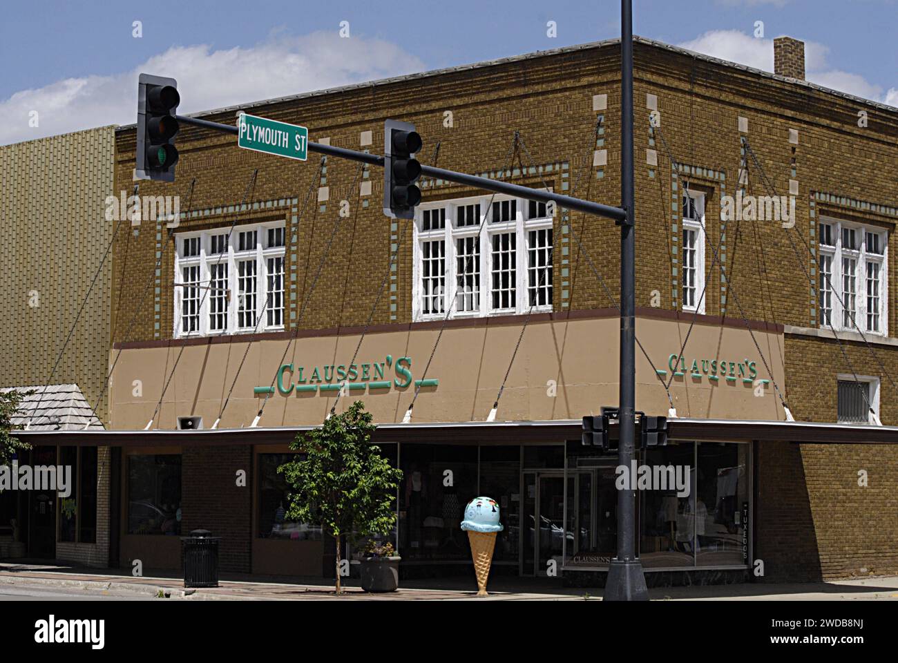 LE MARS/IOWA /USA- Photo feature five days in the life of le mars ruler ...