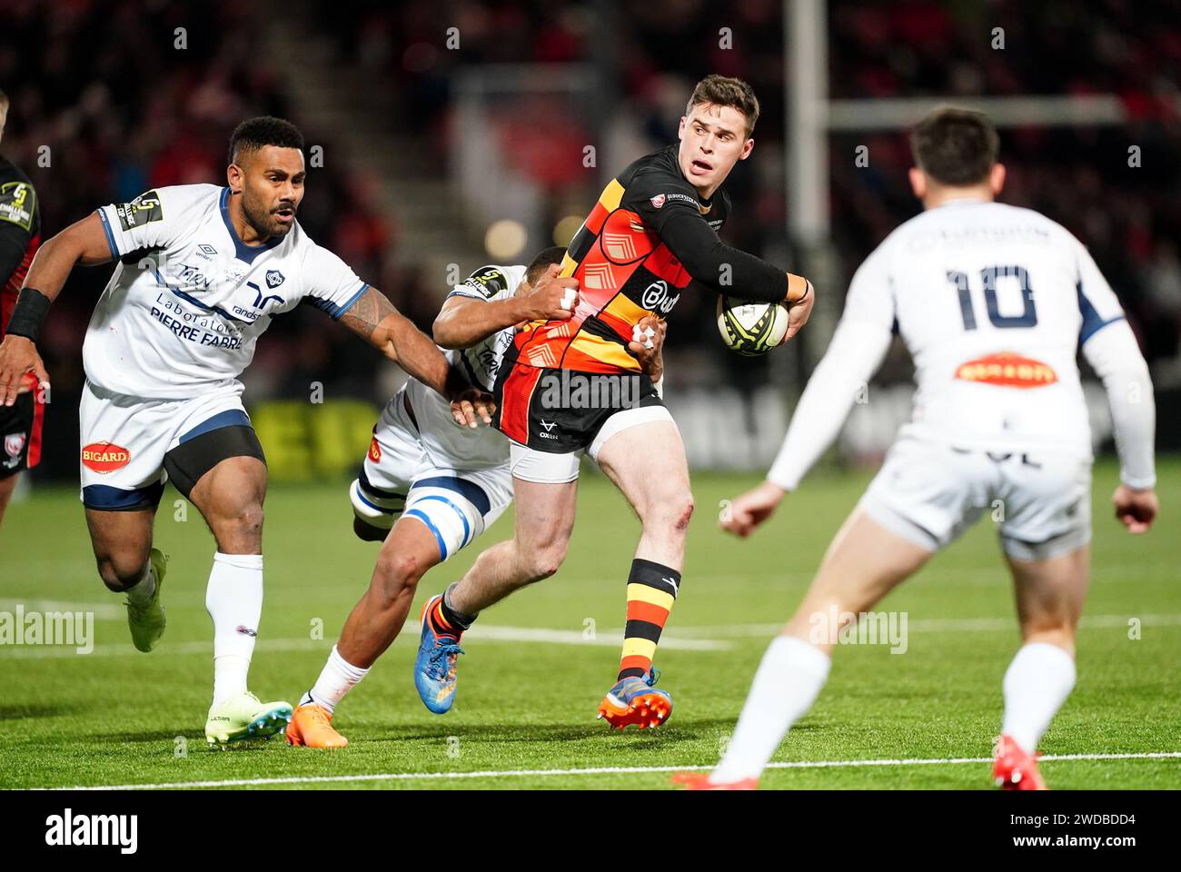 Gloucester's Seb Atkinson tackled by Castres Olympique's Mathieu ...