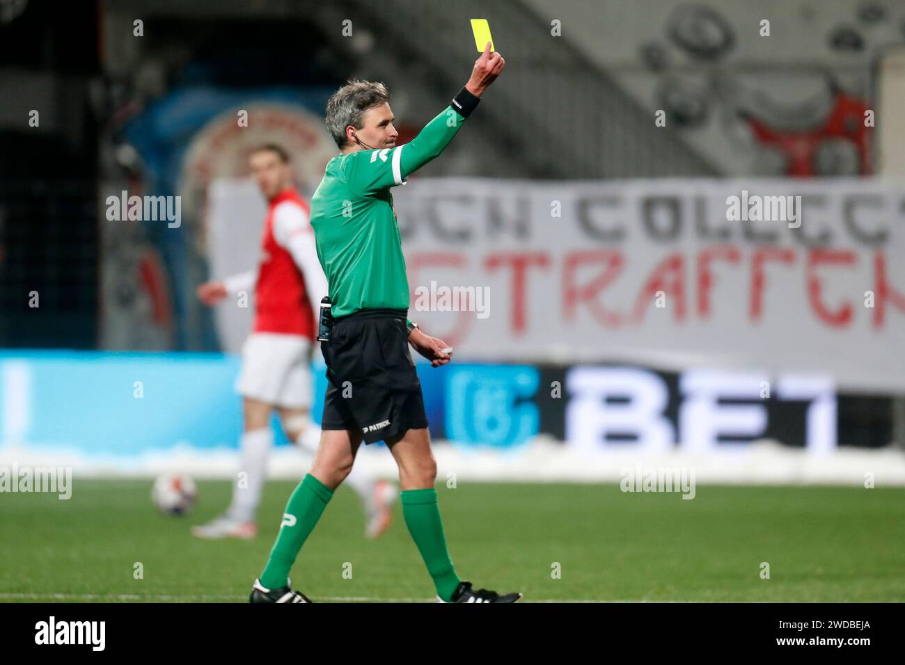 MAASTRICHT, NETHERLANDS - JANUARY 19: Referee Tim De Keyzer shows the ...