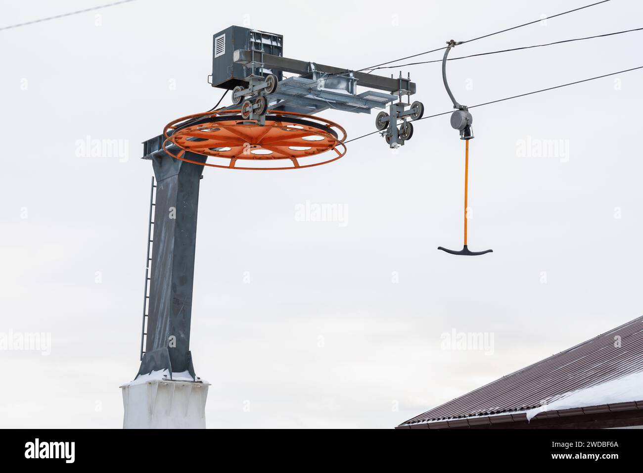 Elevator ski lift hi-res stock photography and images - Alamy